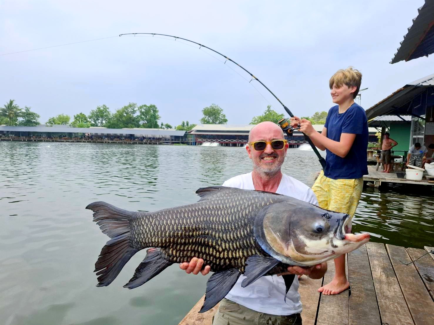 Family Fishing in Bangkok